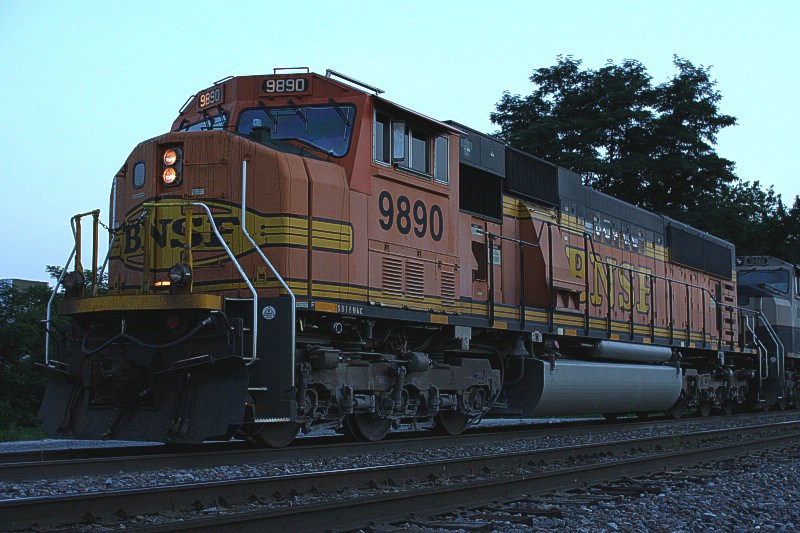 BNSF 9890